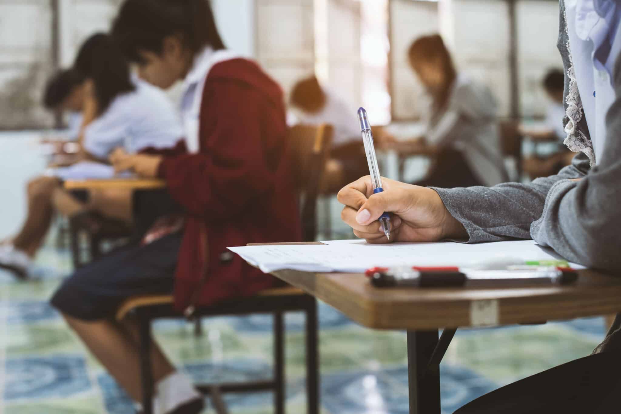Bac 2023 : le sujet de l'épreuve de sciences physiques et chimiques en ...